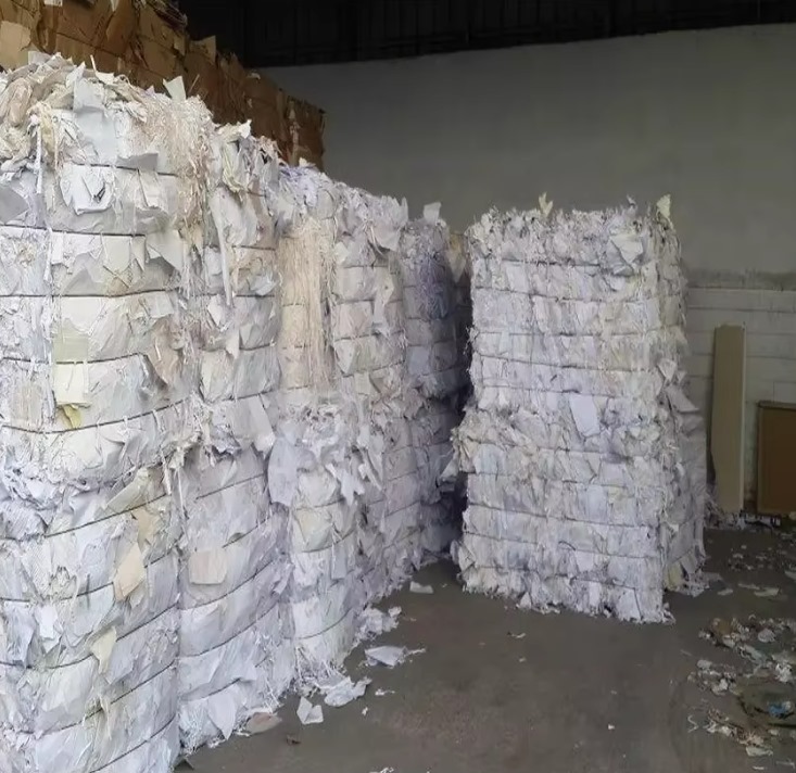 White shredded waste office paper - MAXX SCRAPS